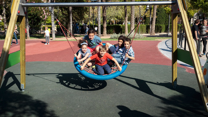 Parques infantiles modernos: diseño seguro - Mobipark