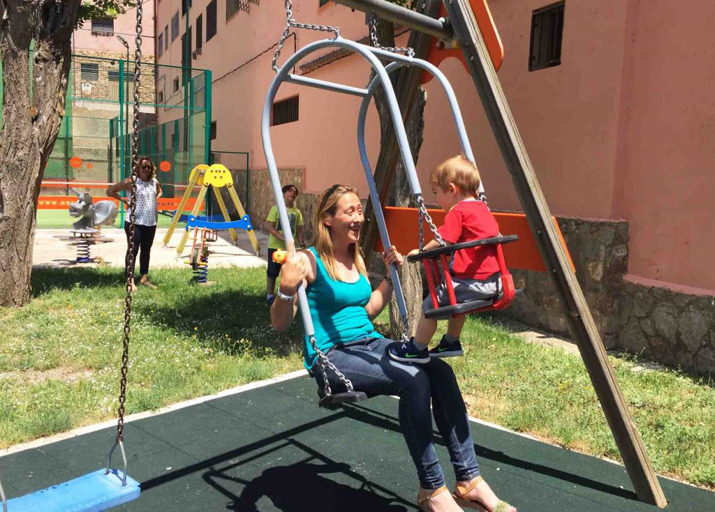 Tipos de Columpios en parques infantiles | Mobipark