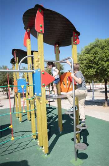 CLIMBING COMBINATION WITH 4 TOWERS - Mobipark