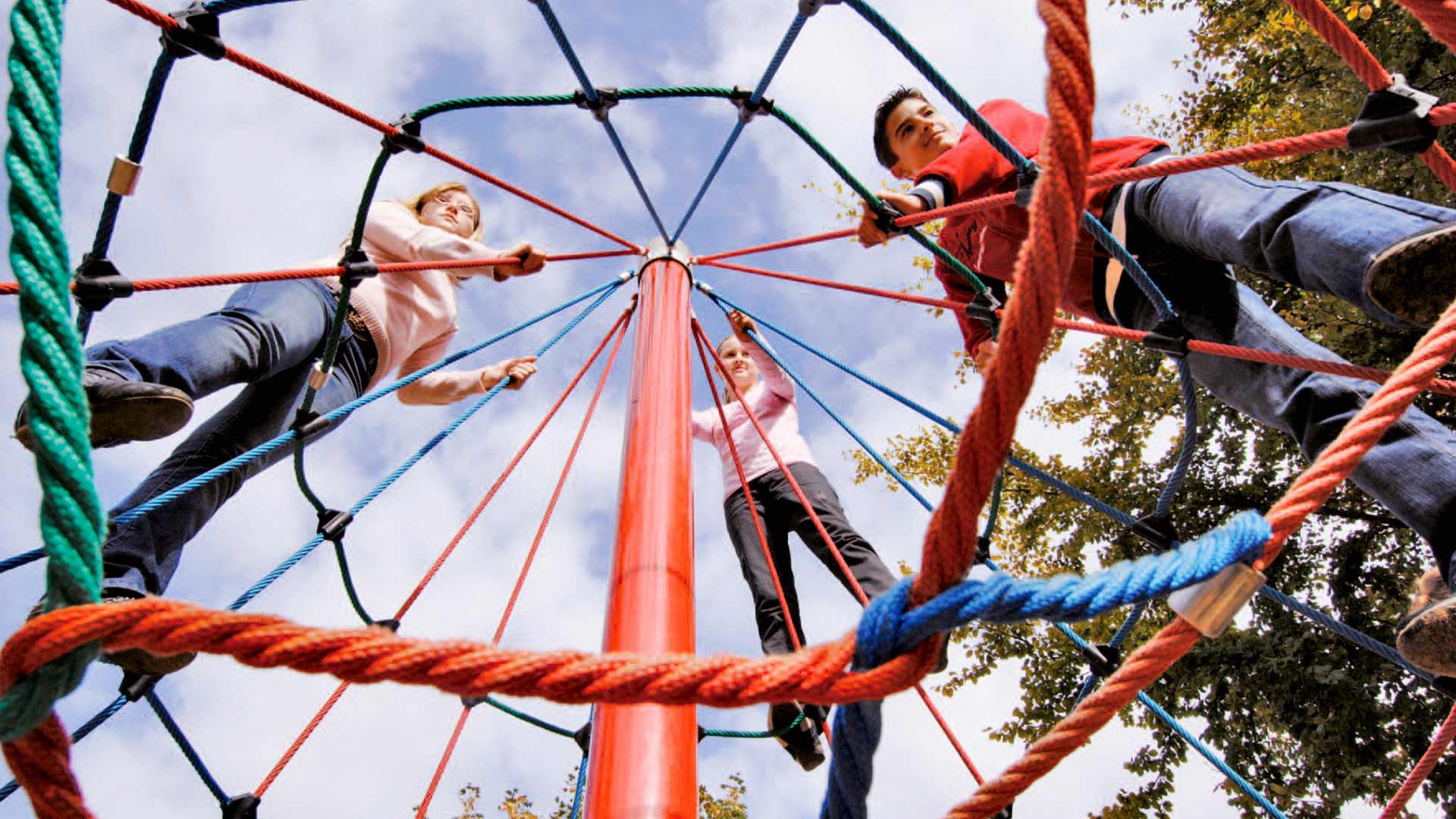 Dynamic playground equipment - Mobipark